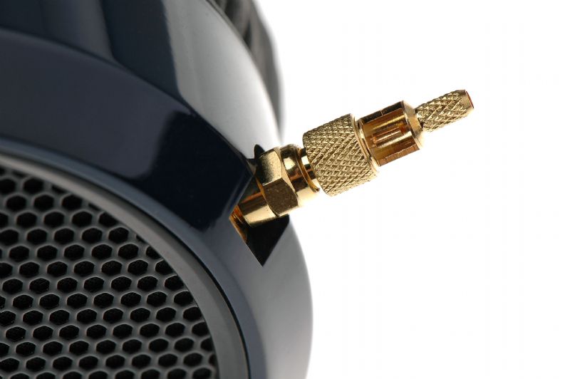 HiFiMAN headphone connectors